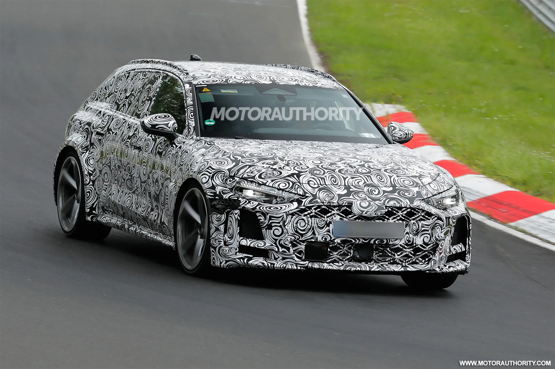 2026 Audi RS 5 Avant plug-in hybrid hits the 'Ring in new video ...