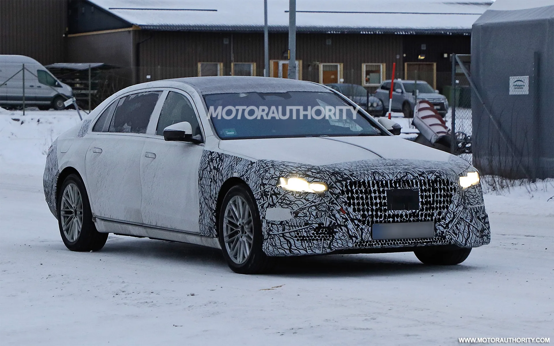 2026 Mercedes-Benz Maybach S-Class spied with updates AUTOJUNCTION ...